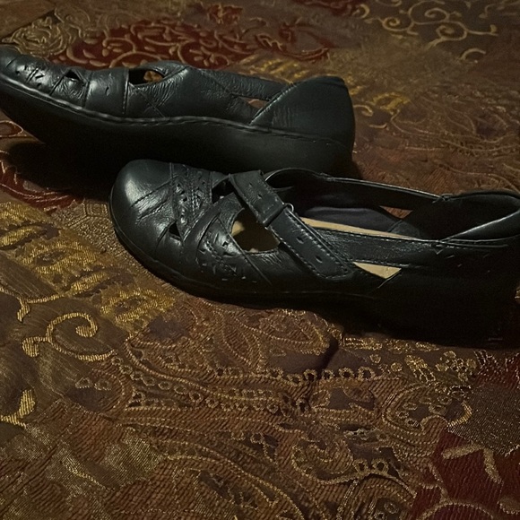 Clarks | Shoes | Clarks Bendables Leather Velcro Strap Flat | Poshmark